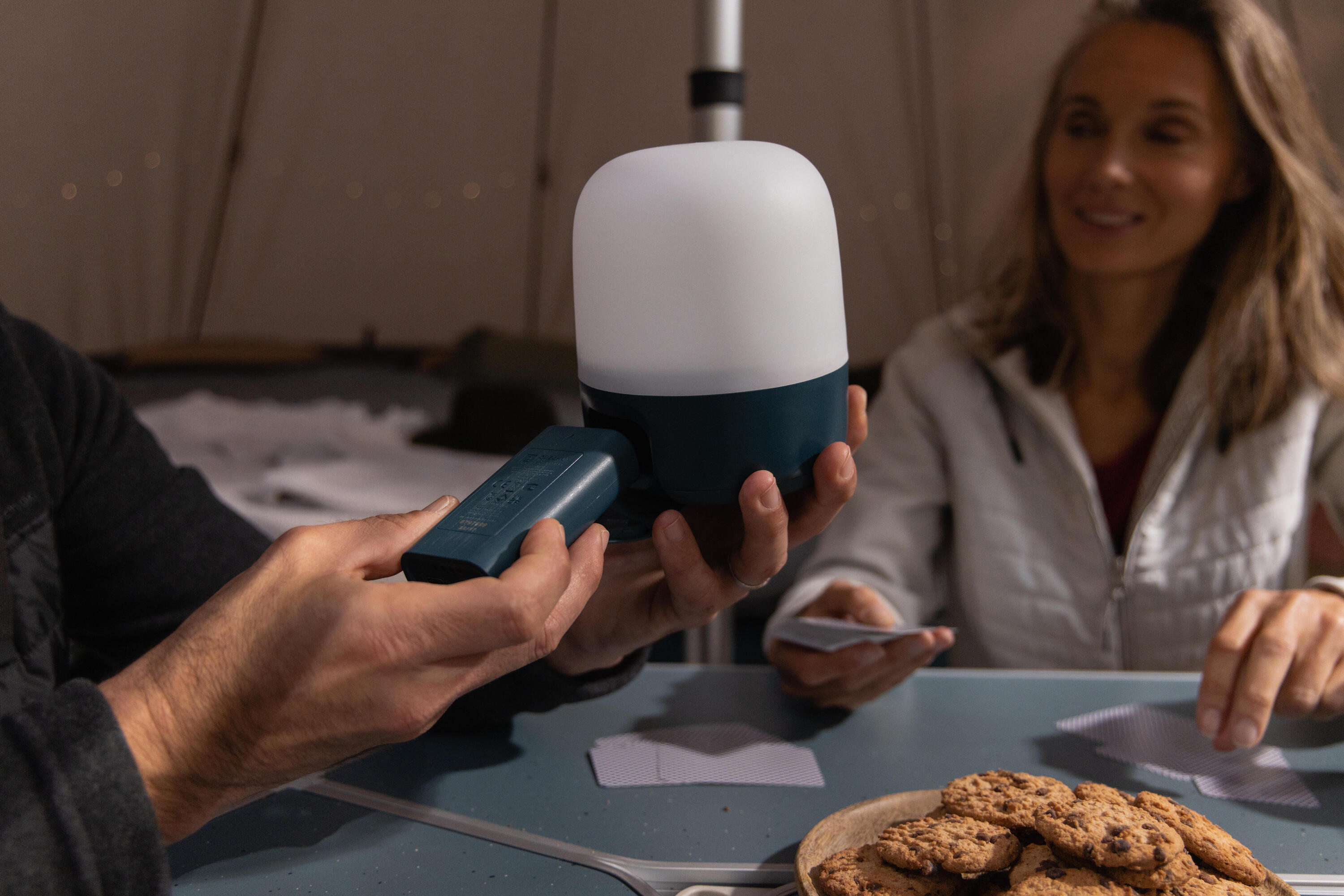 400lm rechargeable camping lamp and external battery BL400 | Decathlon