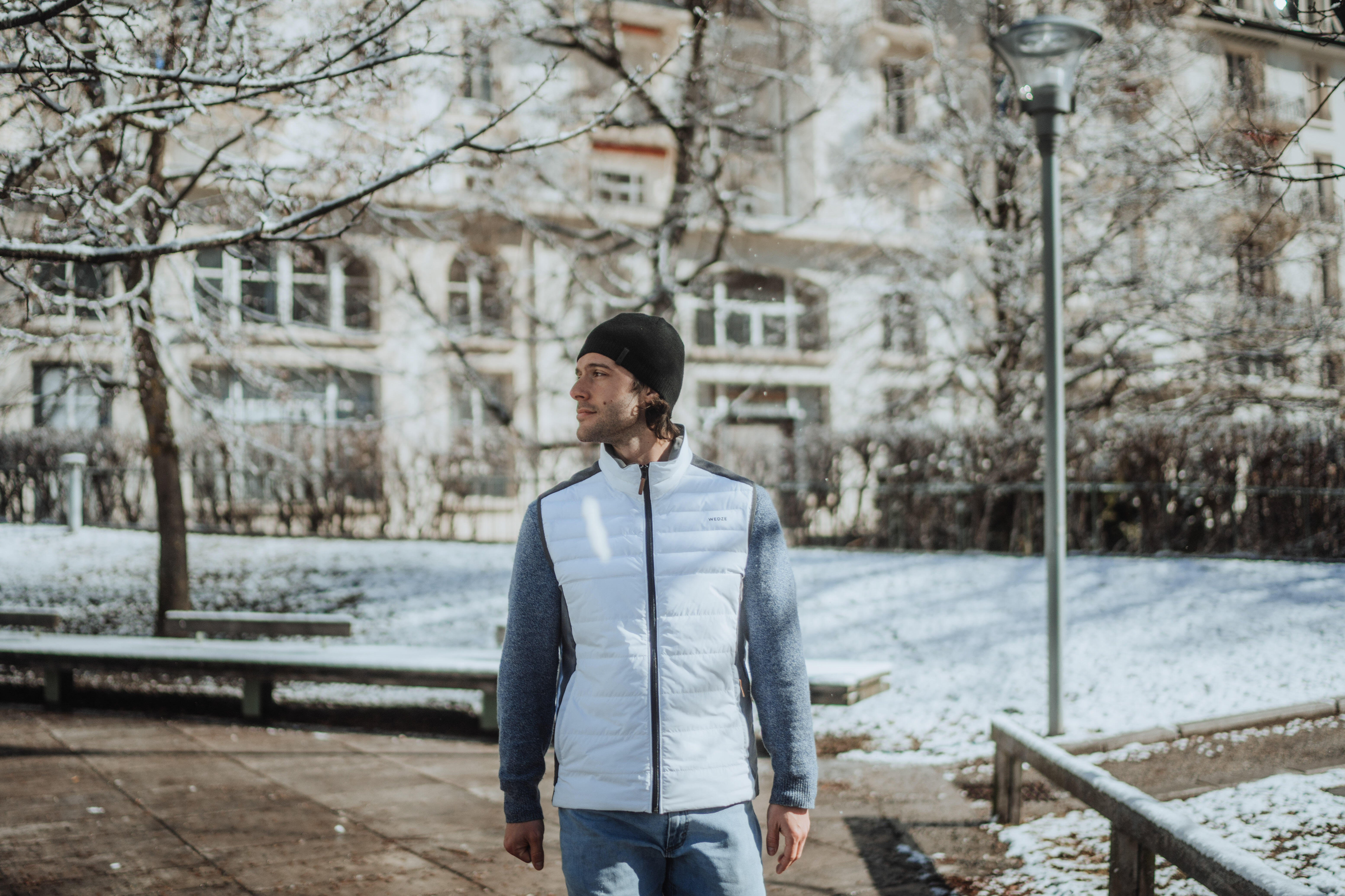 500 Men's warm and stretchy sleeveless ski jacket - grey and white ...
