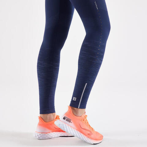 COLLANT RUNNING SANS COUTURES FEMME - KIPRUN CARE BLEU FONCE KIPRUN ...