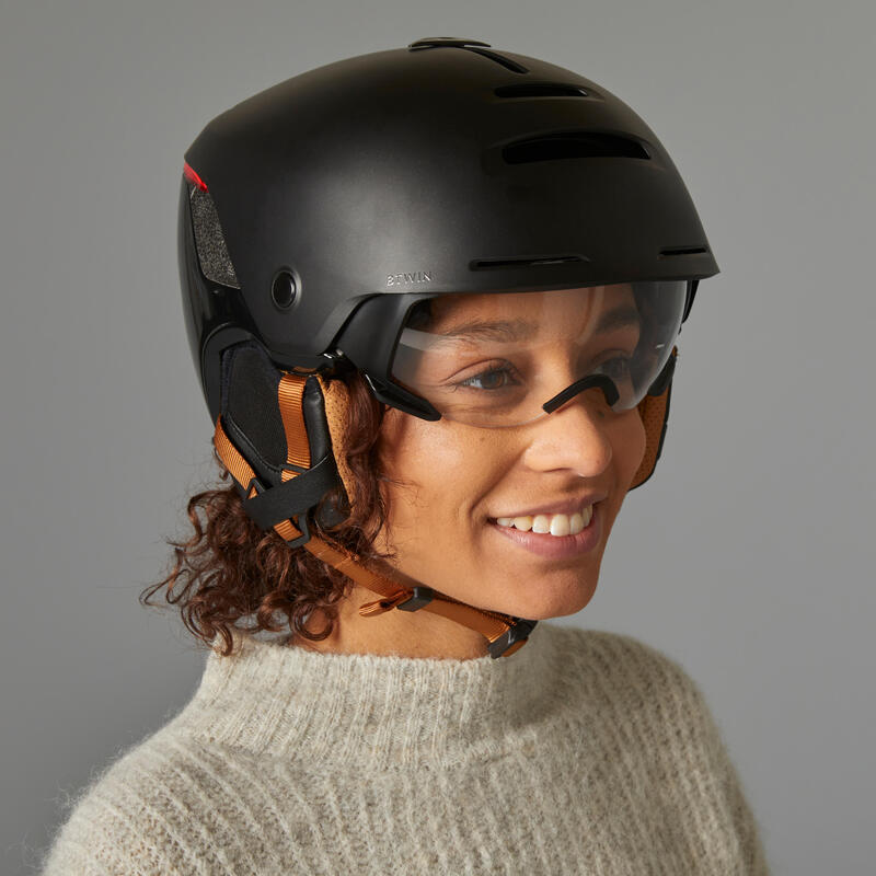 Casco Ciclismo Urbano 900 Negro Visera Iluminación Trasera | Decathlon