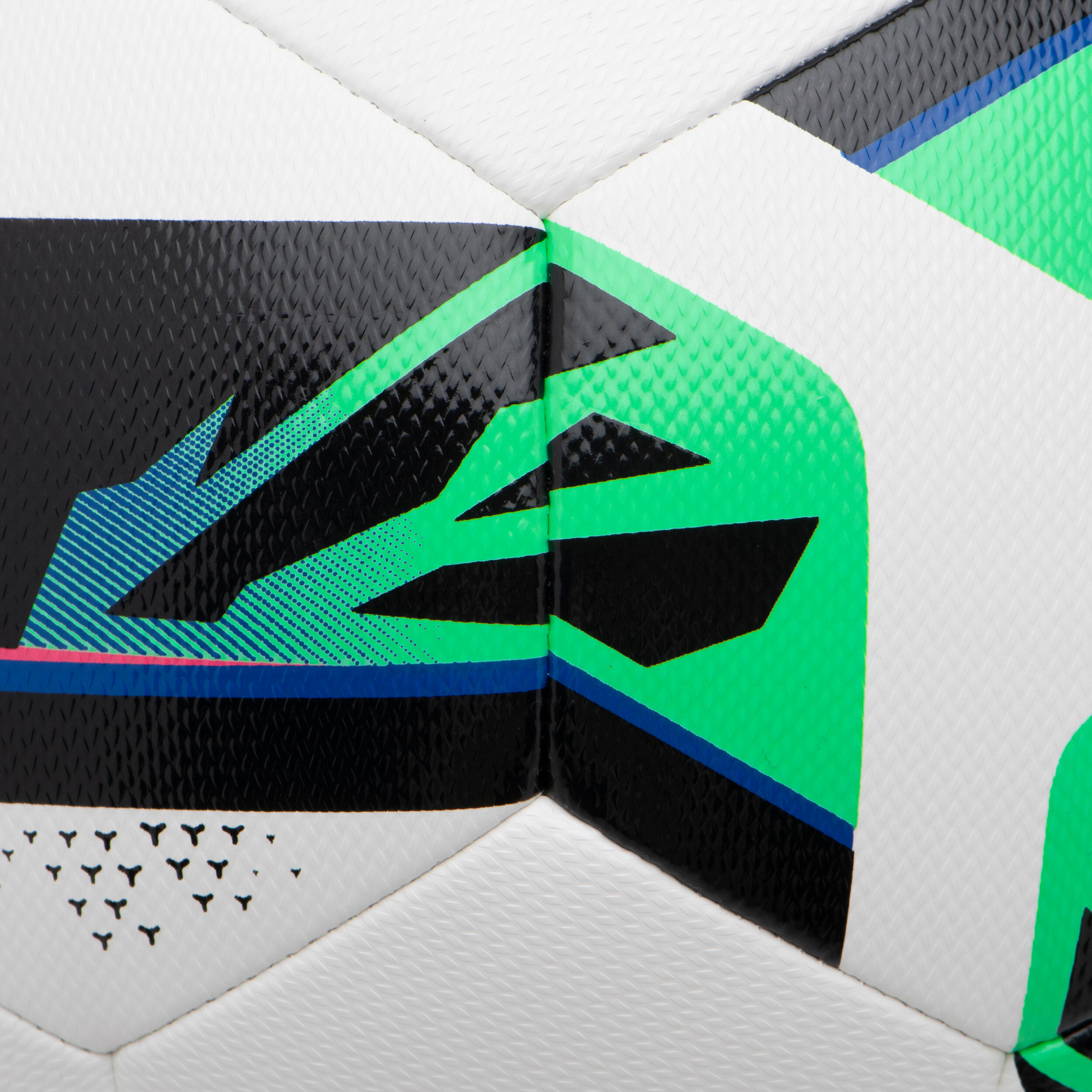 ФУТБОЛНА ТОПКА FIFA BASIC CLUB BALL, РАЗМЕР 5, БЯЛА - DECATHLON