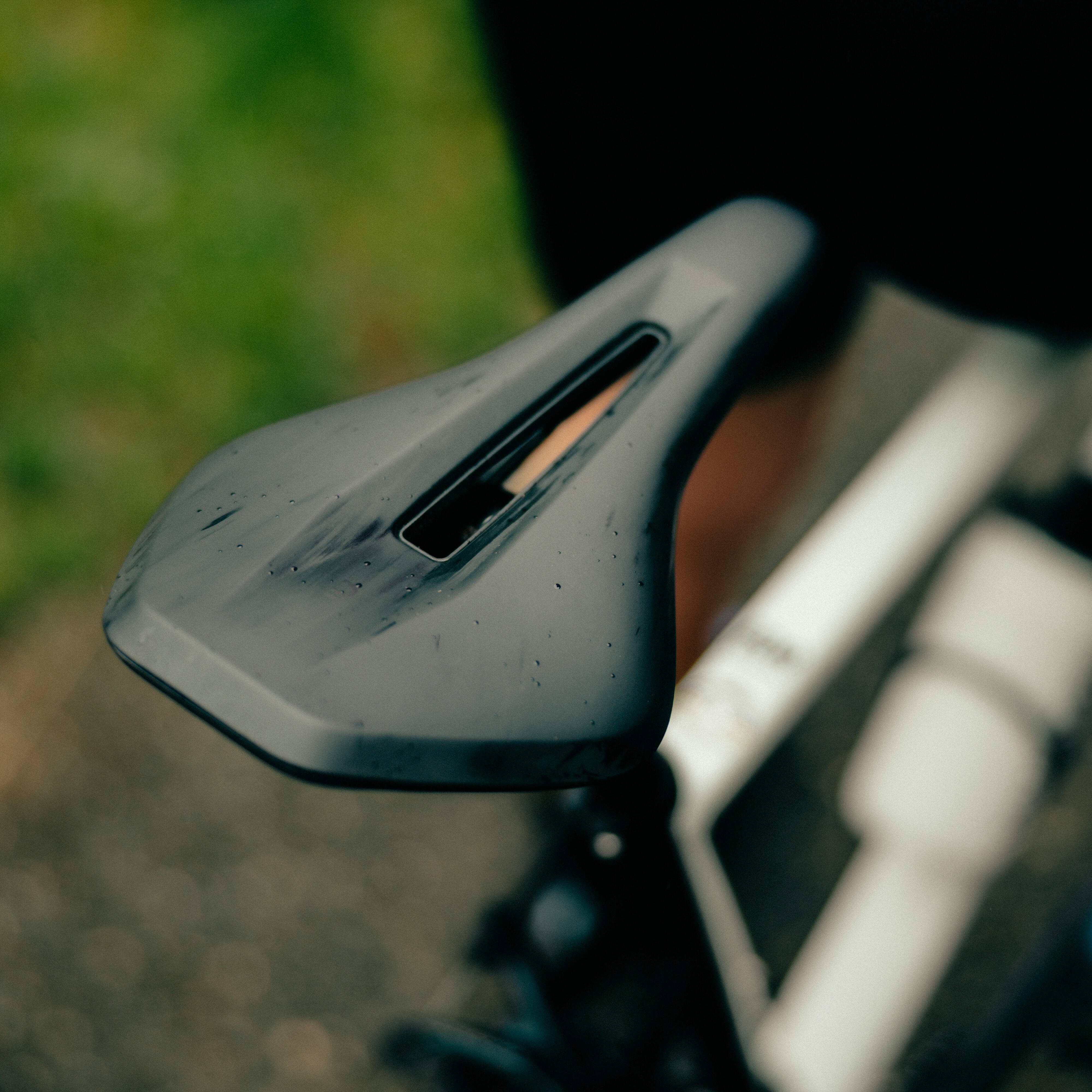 Unisex Road/Mountain Bike Saddle Light 145mm - Decathlon