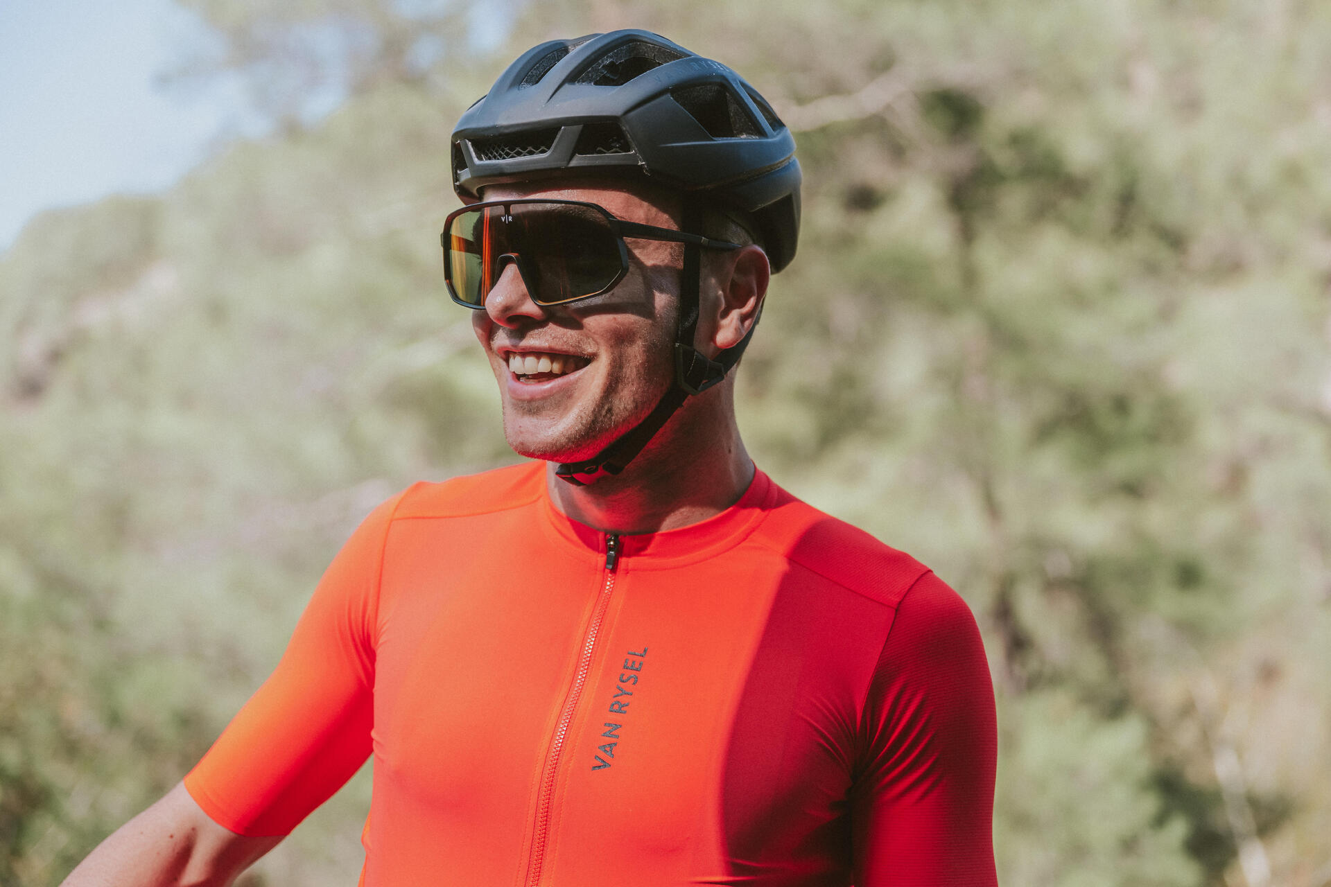 Cycling Cat 3 Sunglasses RoadR 900 Perf - Black