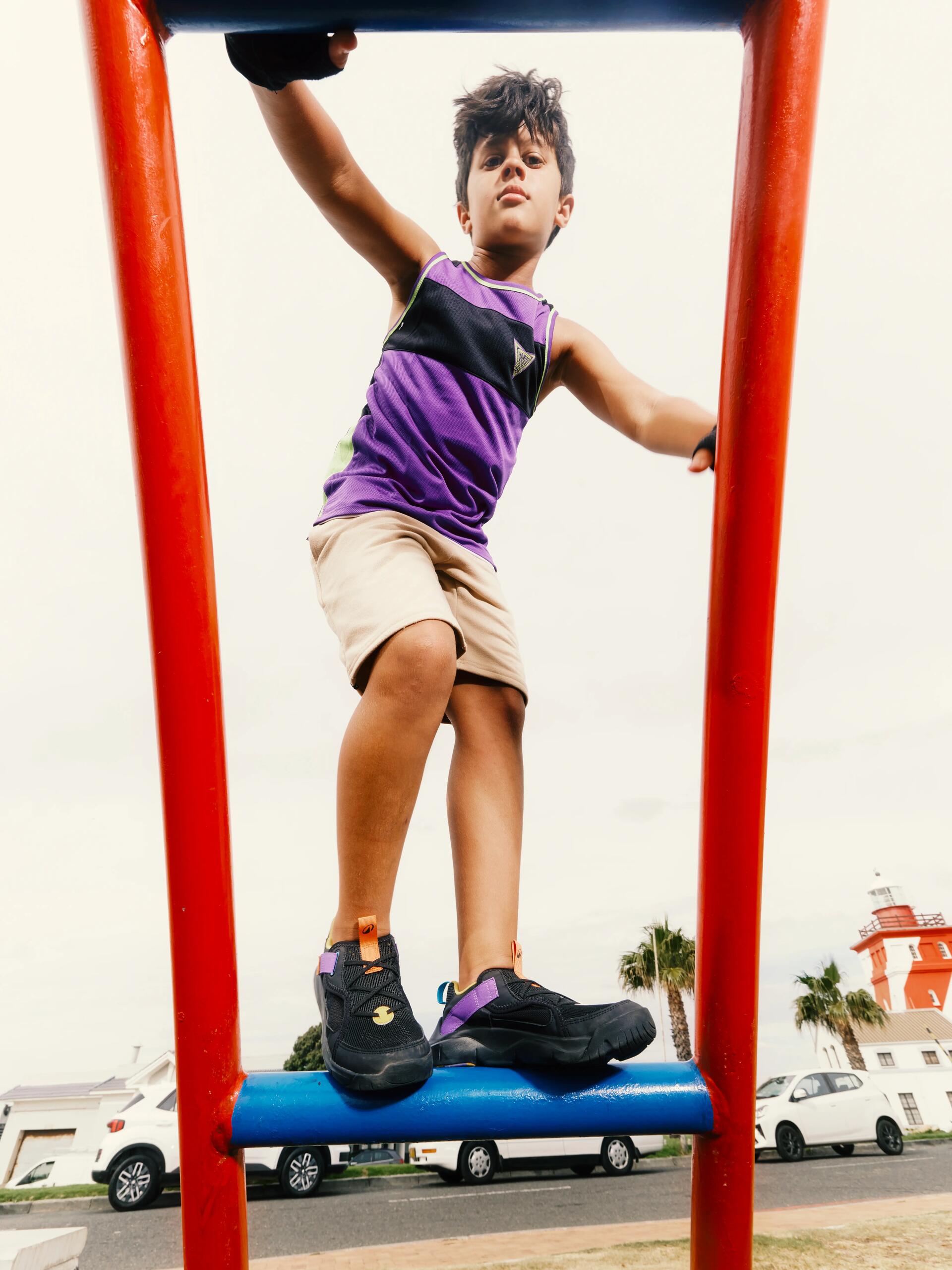 Designing shoes adapted to growing feet
