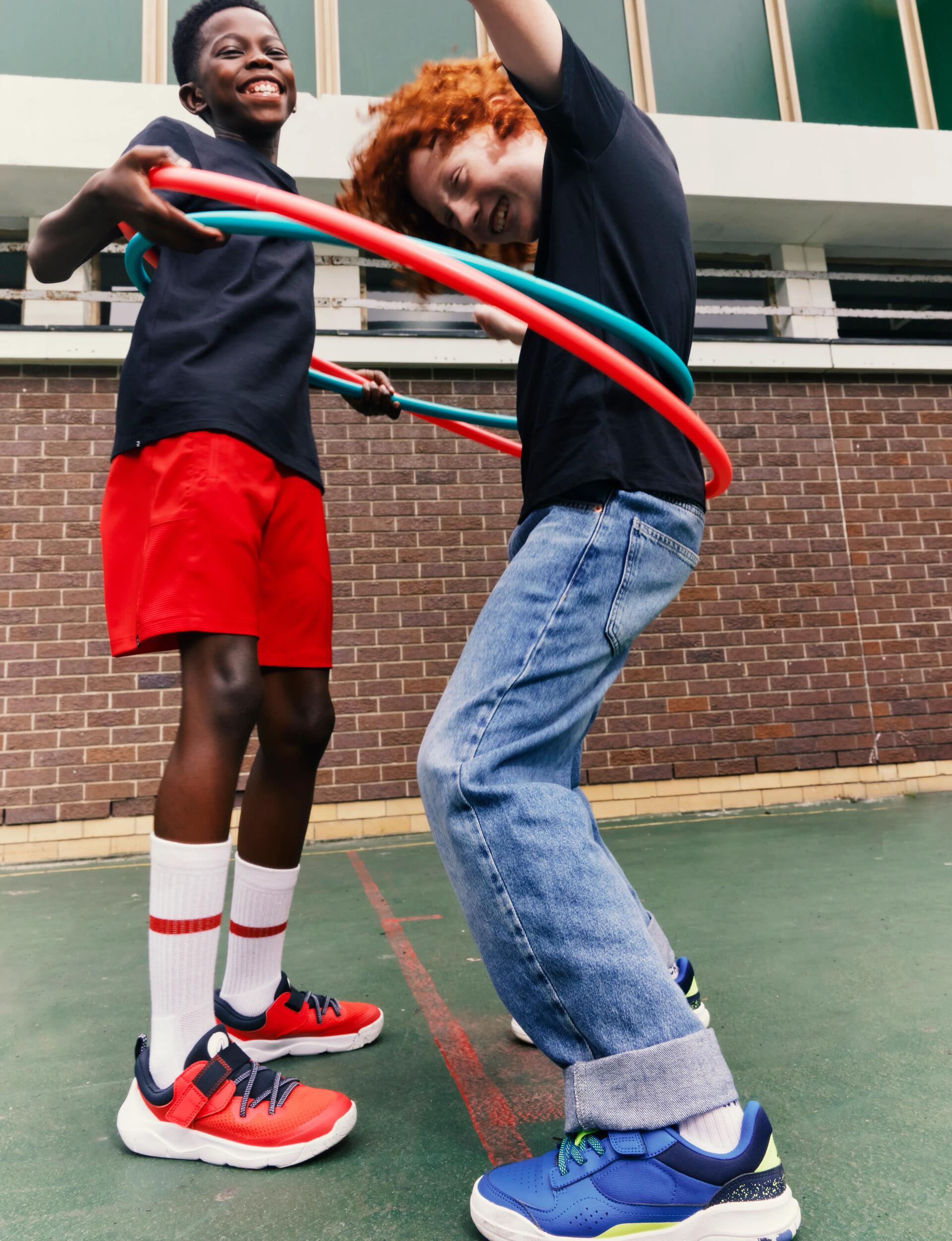 Designing shoes adapted to growing feet