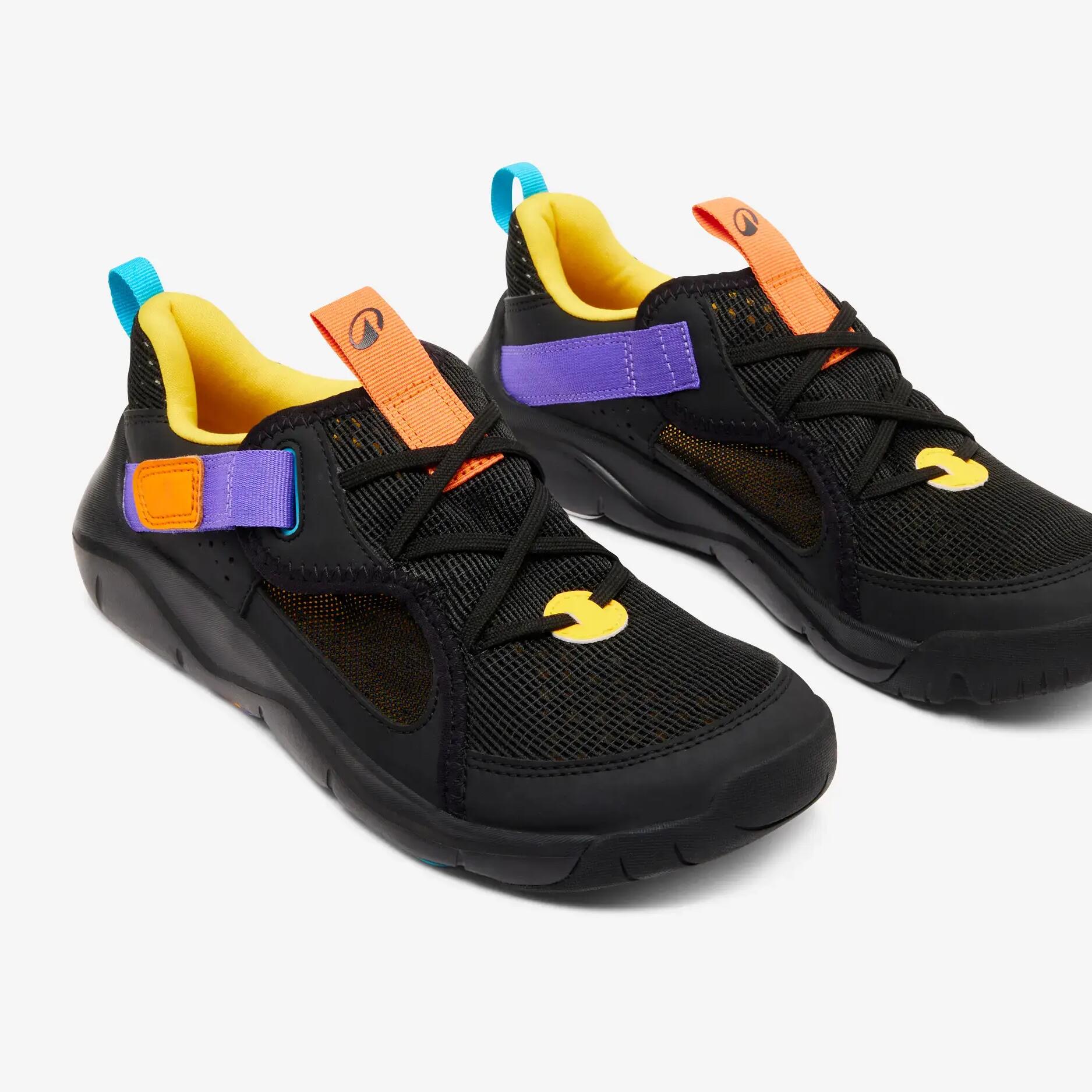 Designing shoes adapted to growing feet