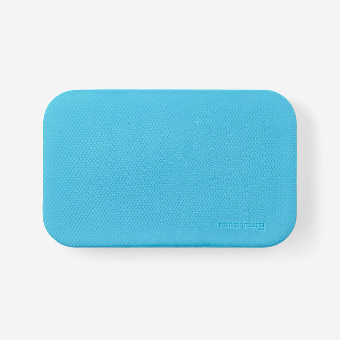fitness-small-balance-pad-39-cm-x-24-cm-x-6-cm-blue-domyos-8526564.jpg ...