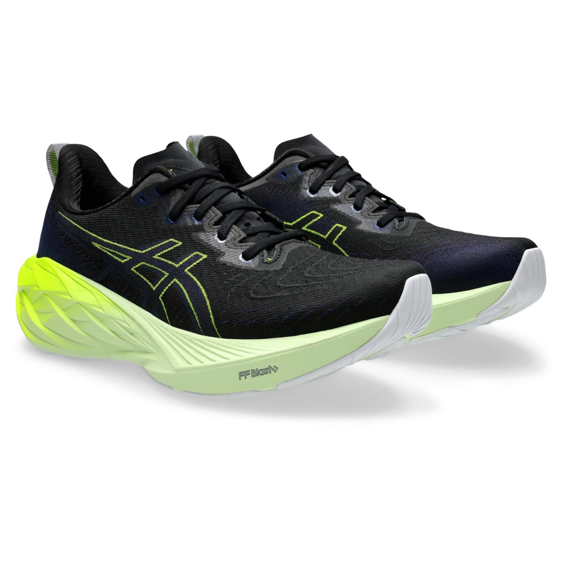 ASICS Sepatu Running Pria Novablast 4