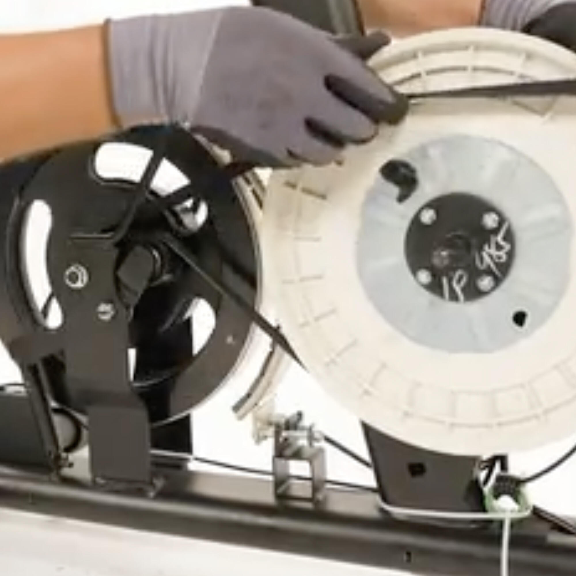 Fitness Magnetic Bike Idler Wheel Replacement - Workshop - Decathlon