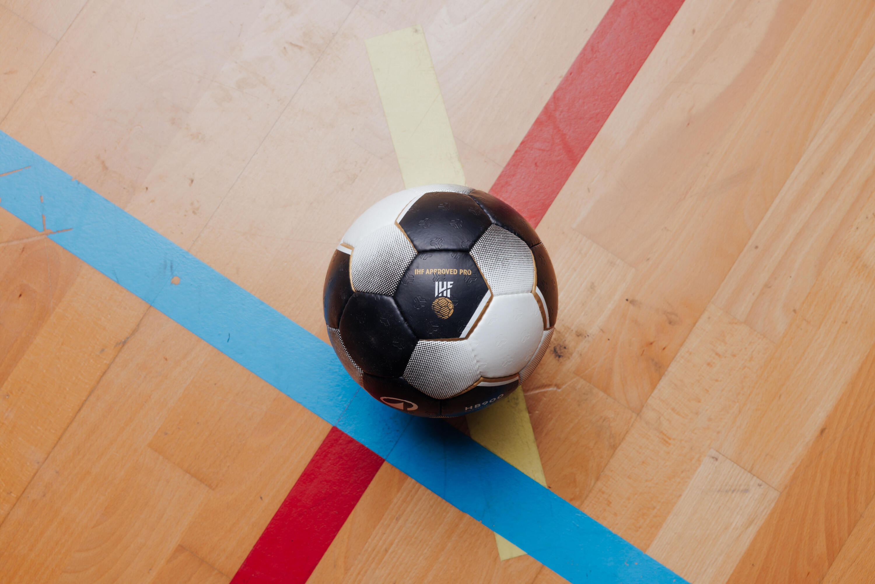 Size 3 Handball HB900 Premium Grip KIPSTA | Decathlon