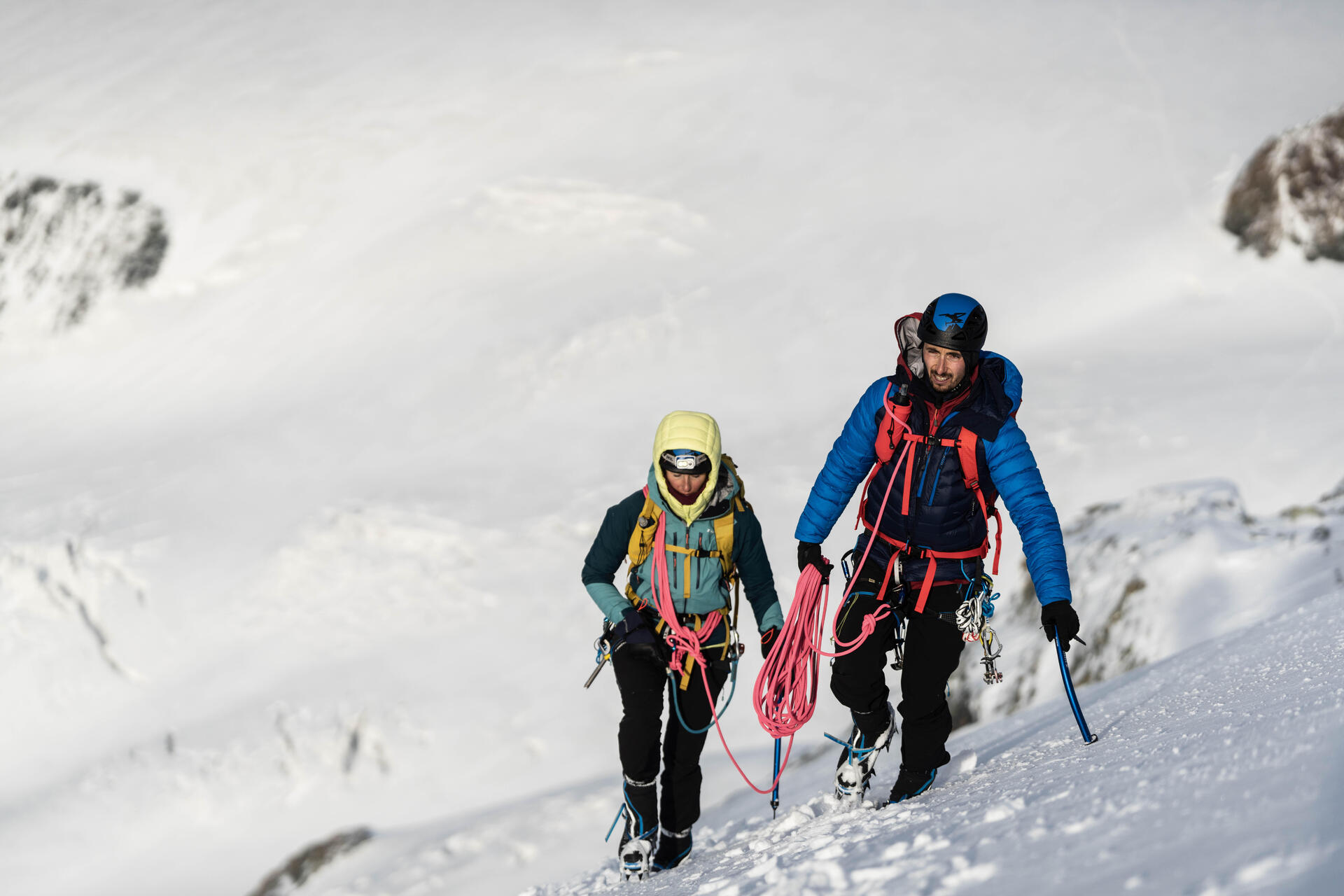 Arnês de escalada alto desempenho e leve, Edge Preto | Decathlon