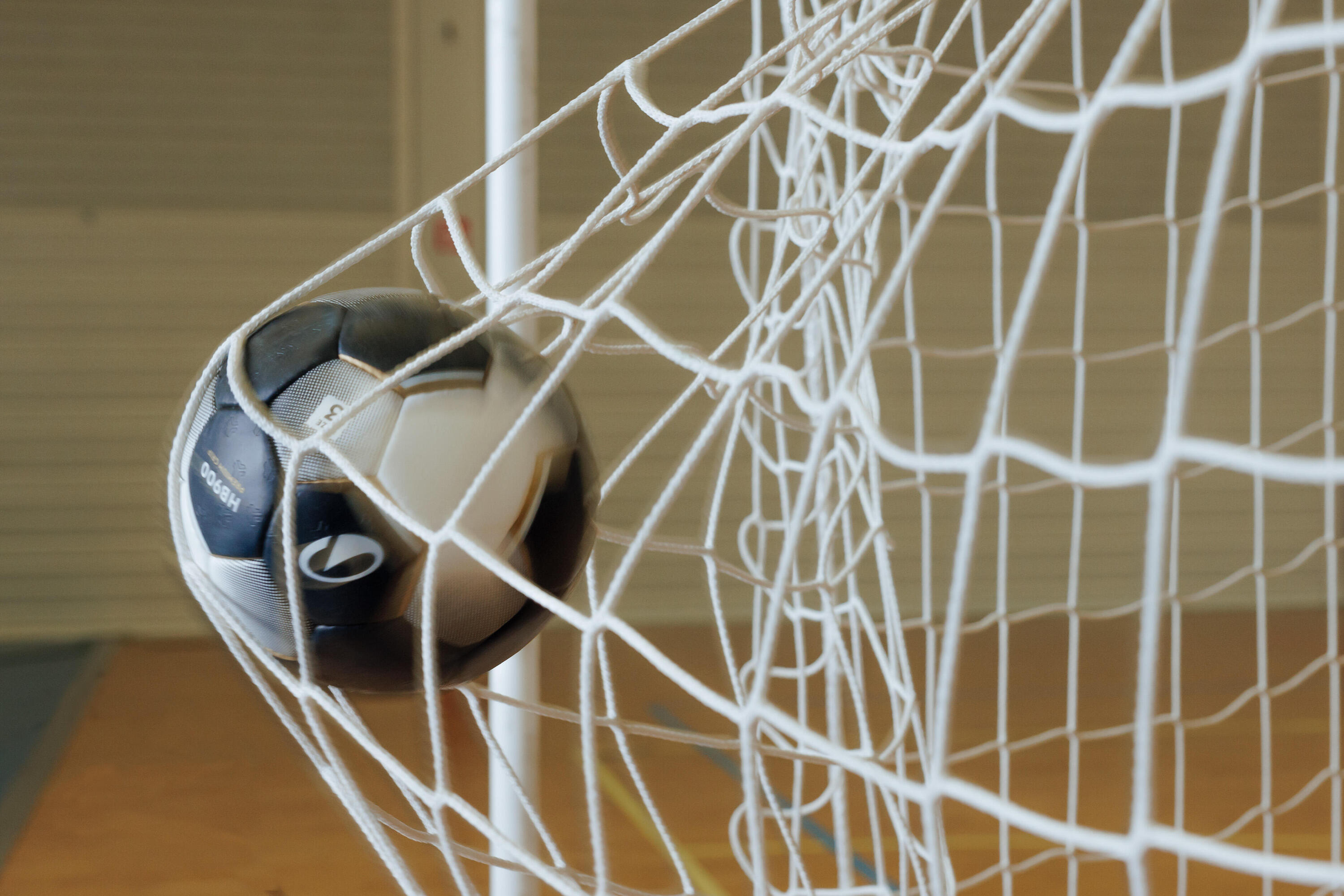 Size 3 Handball HB900 Premium Grip KIPSTA | Decathlon