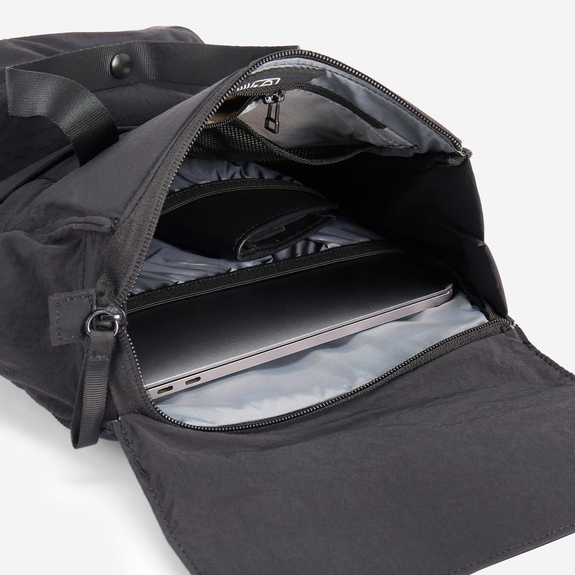 Small 10 L backpack with laptop compartment