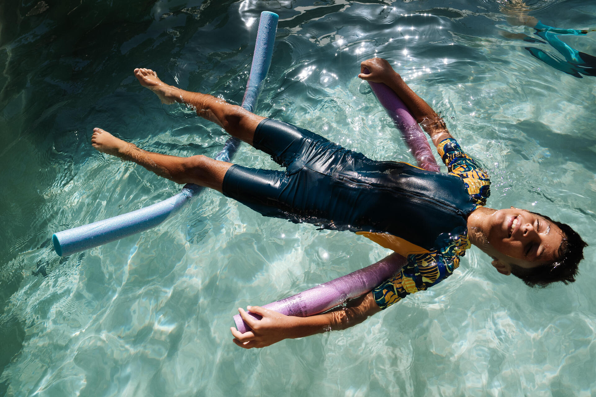 Boys’ suit - short sleeve shorty 100 - duck blue / orange