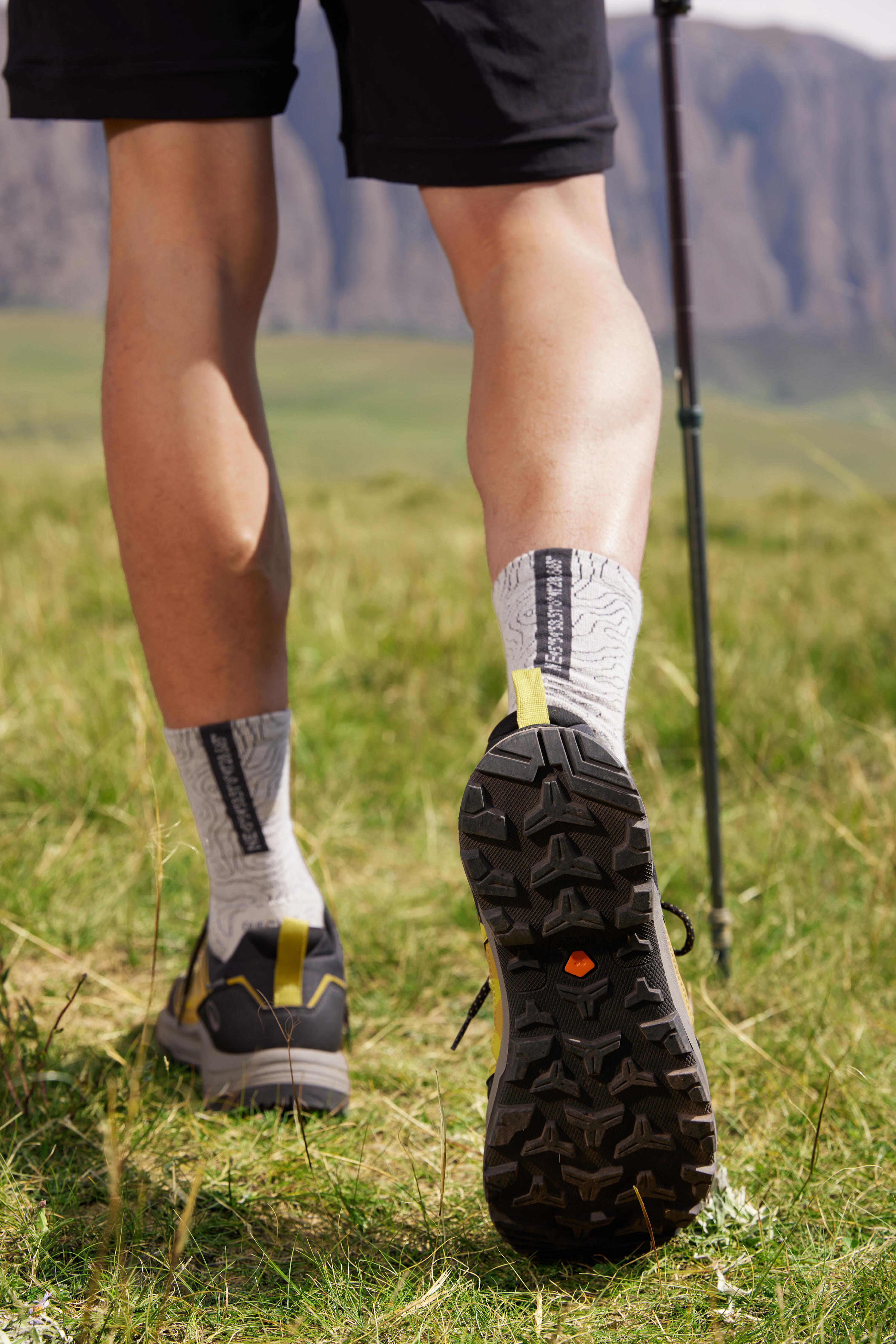 Men’s low-cut waterproof hiking boots, MH100 green | Decathlon