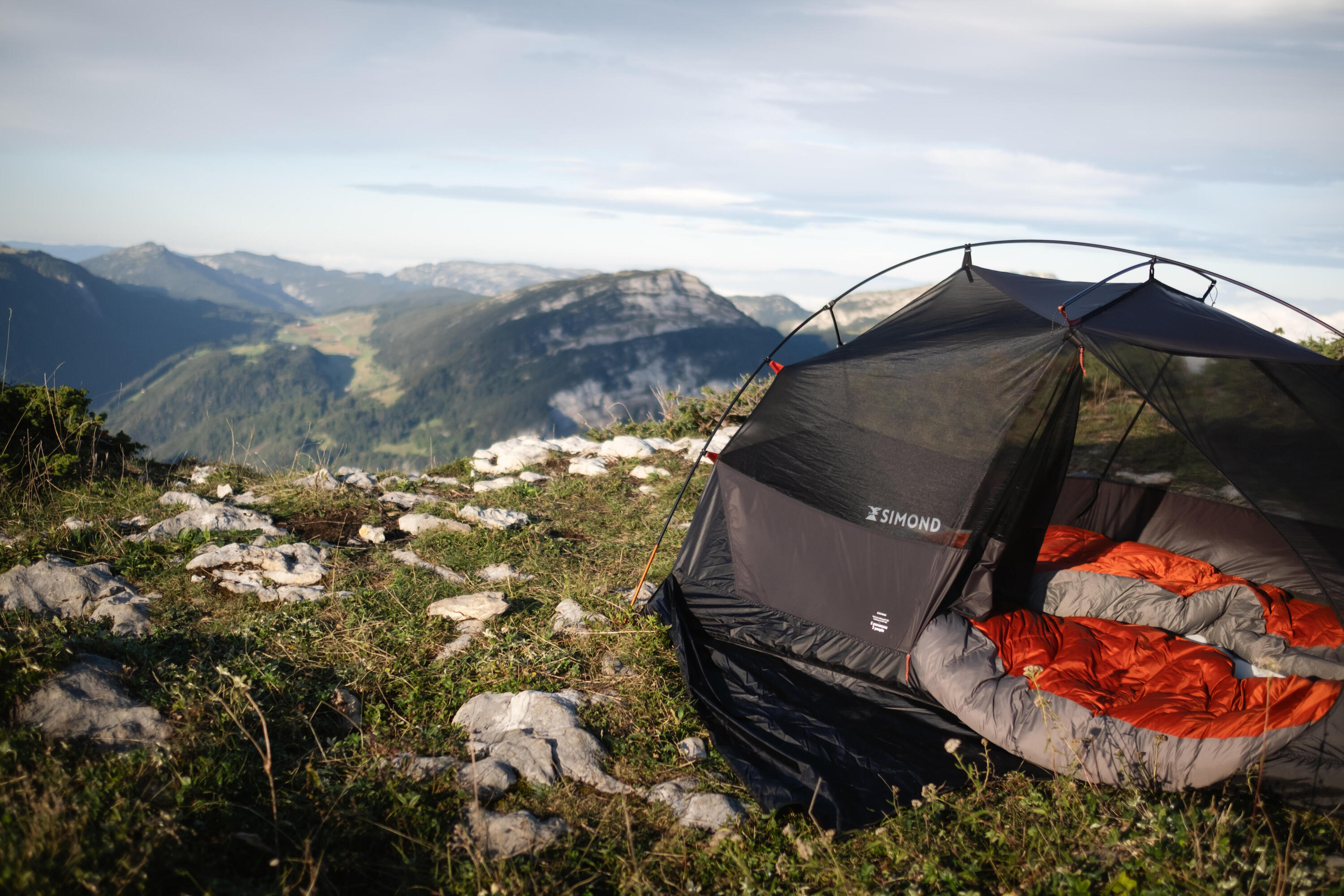 0°C lightweight, compact down trekking sleeping bag, MT900 SIMOND ...