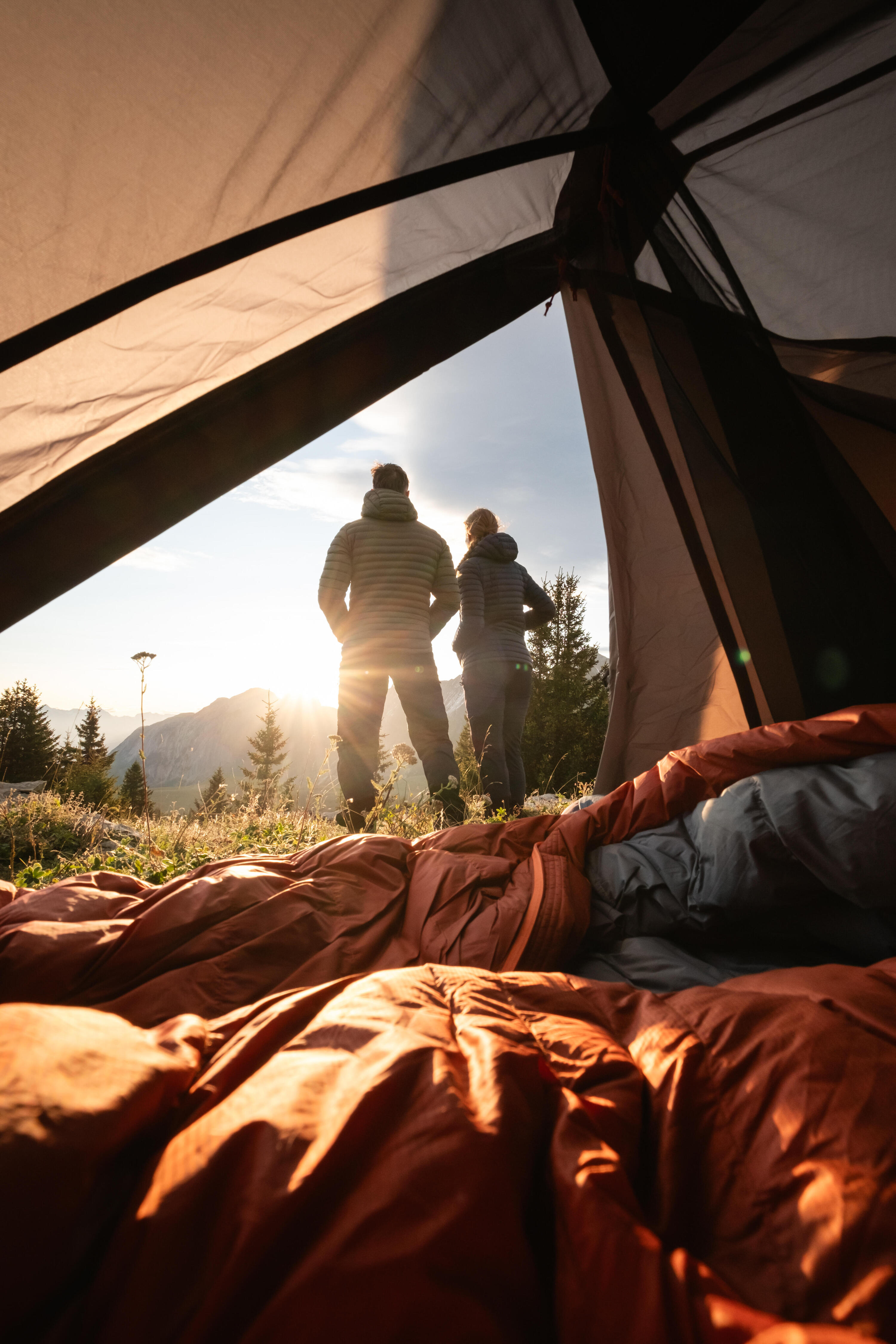 0°C lightweight, compact down trekking sleeping bag, MT900 SIMOND ...