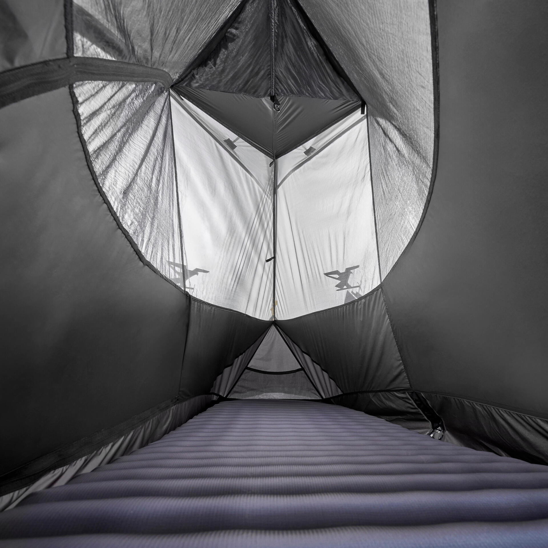 1-person dome trekking tent MT900, lightweight and free-standing