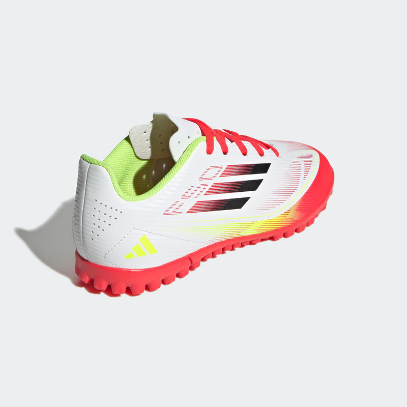 Botas de fútbol multitacos F50 Turf adidas Niño Blanco | Decathlon