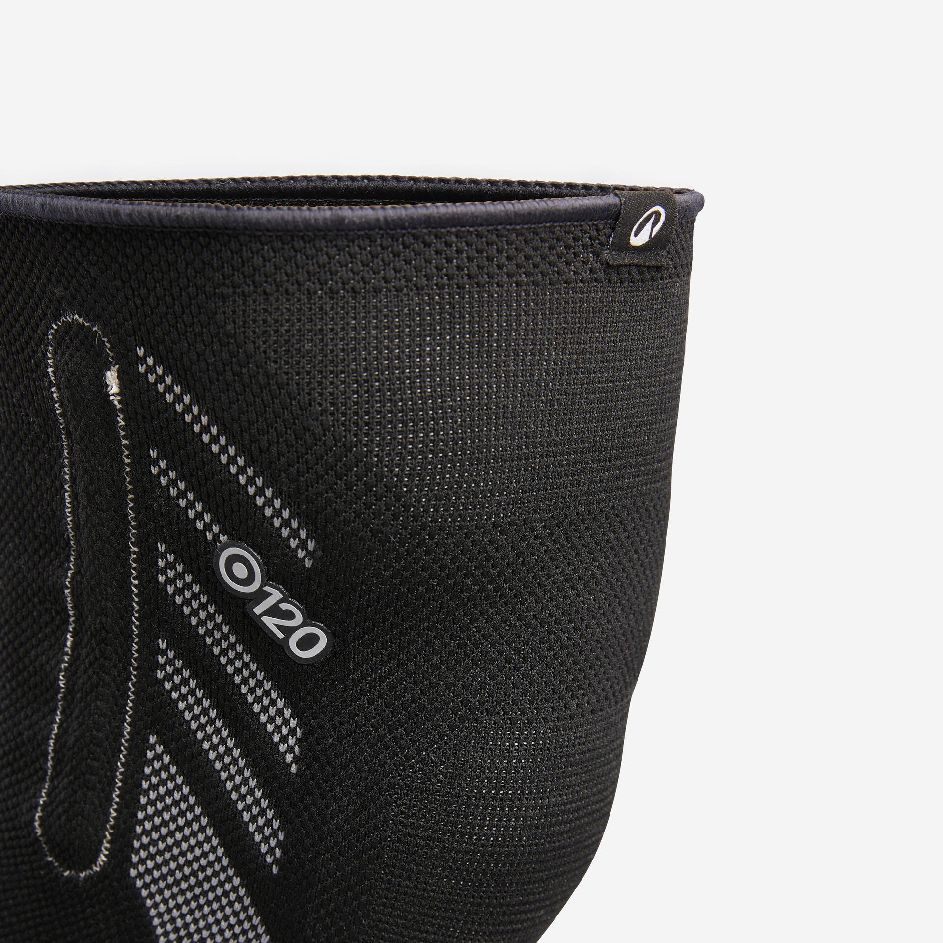 Right or left knee support with side reinforcements