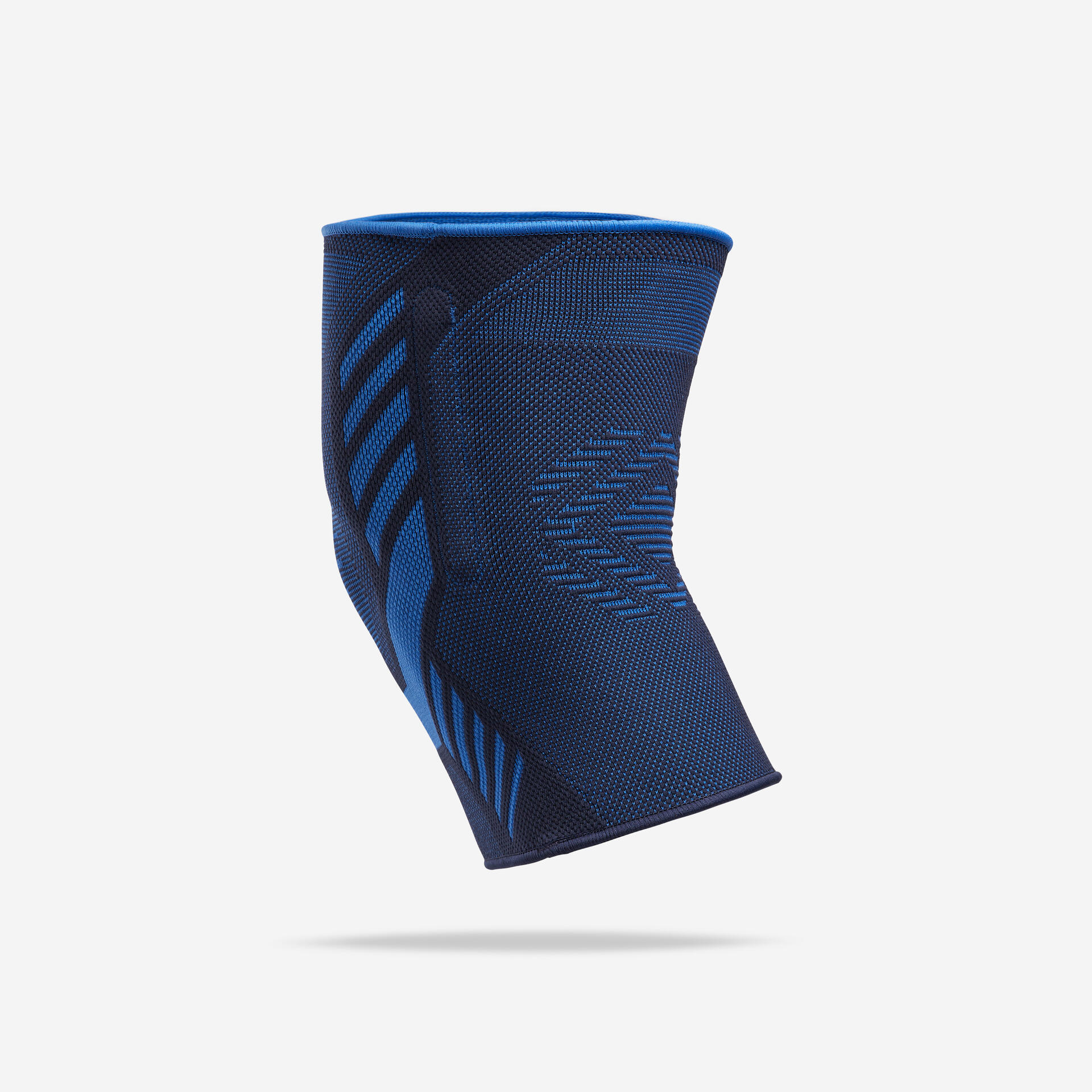 Right or left knee support with side reinforcements