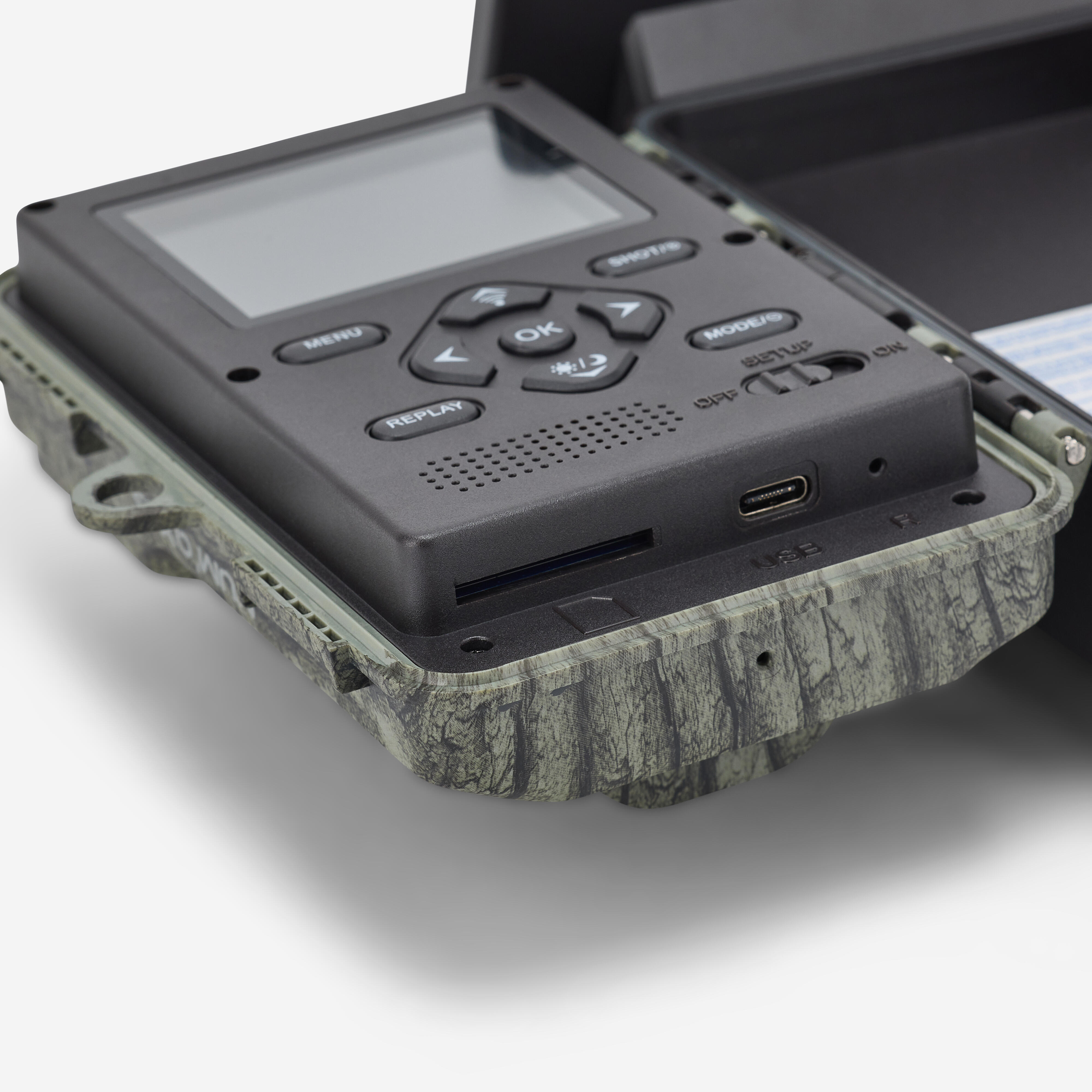 Photo and video hunting camera PIE 1073 with integrated solar panel ...