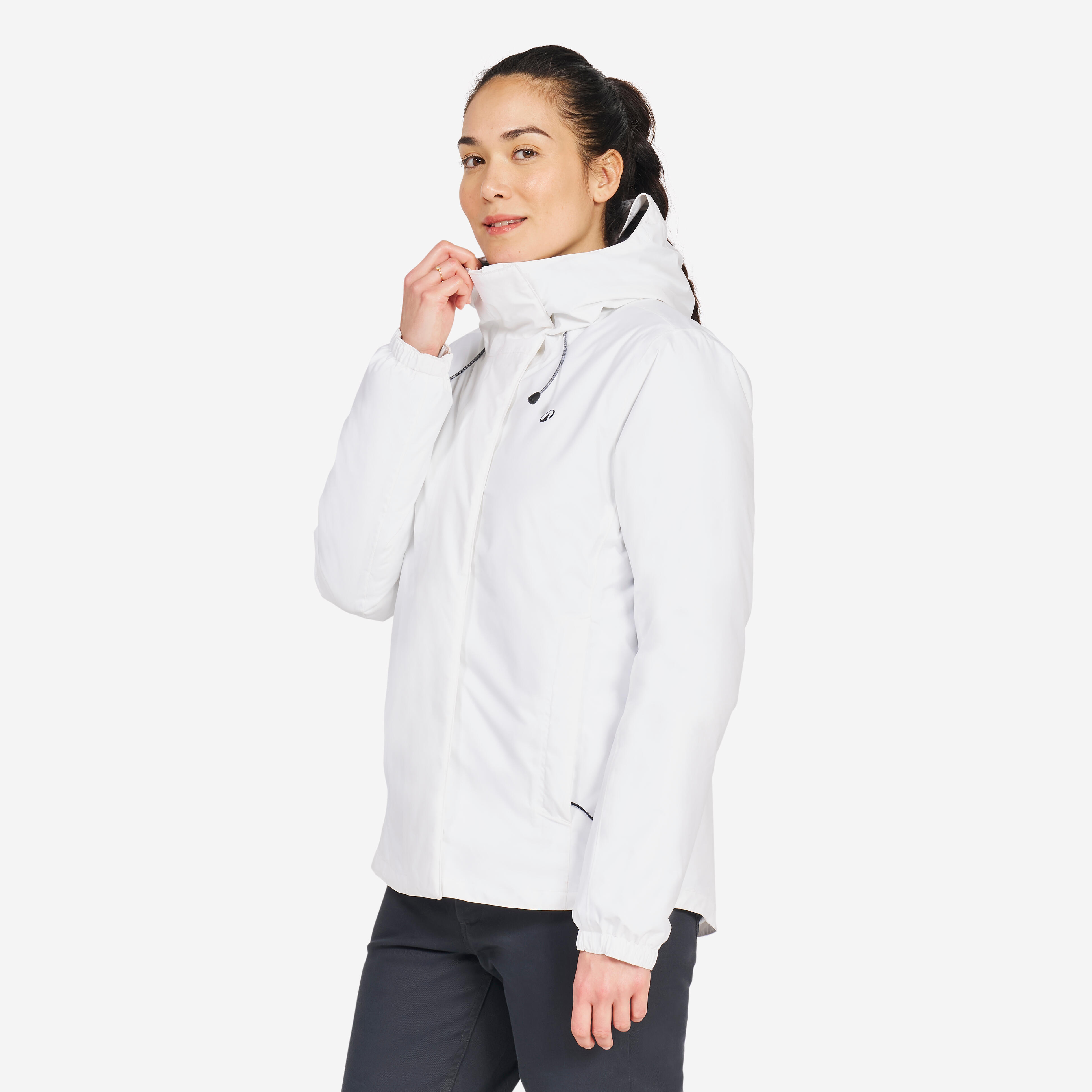 Sieviešu silta ūdensnecaurlaidīga burāšanas jaka “100”, balta - Decathlon