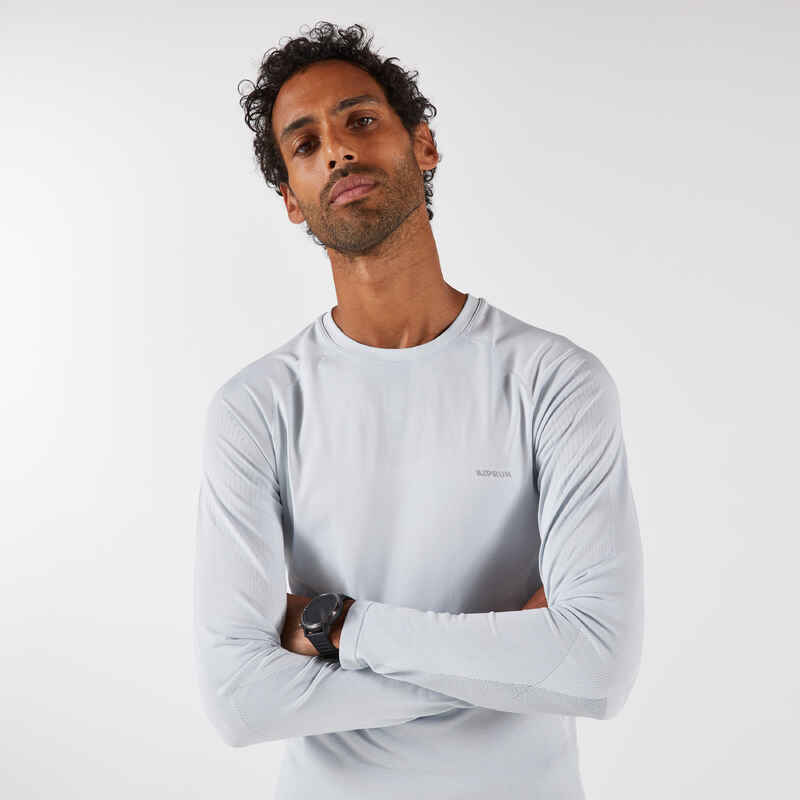 KIPRUN Run 500 Men's Long-Sleeved Seamless Running T-Shirt - Light Grey ...