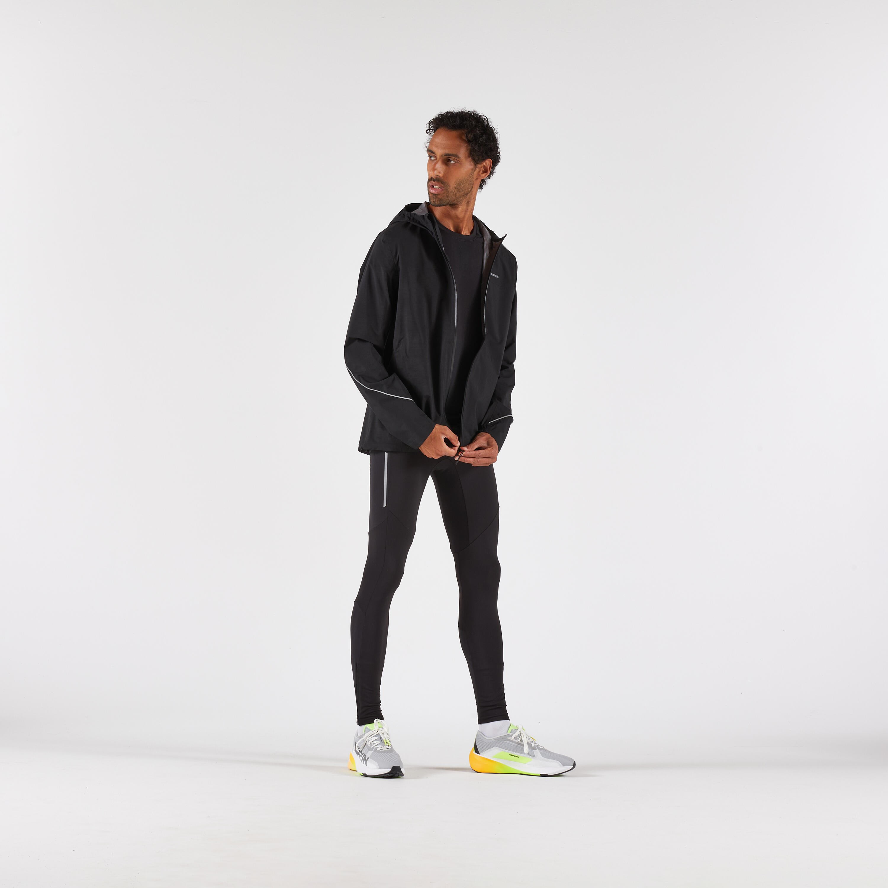 Men's waterproof trail running jacket, KIPRUN Run 500 - Black | Decathlon