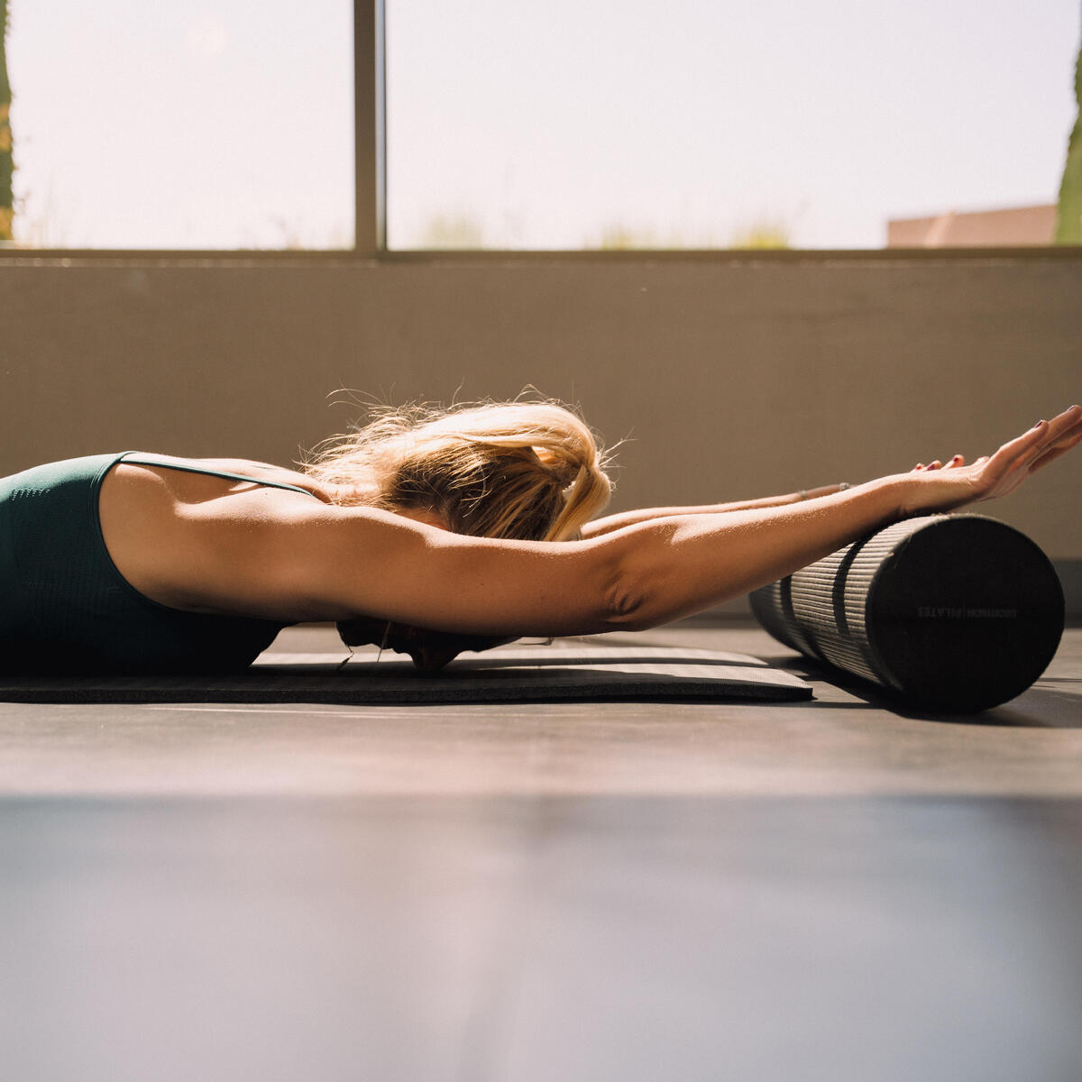 Rodillo Espuma Pilates Foam Roller Negro 90 cm Largo 15 cm Diámetro ...