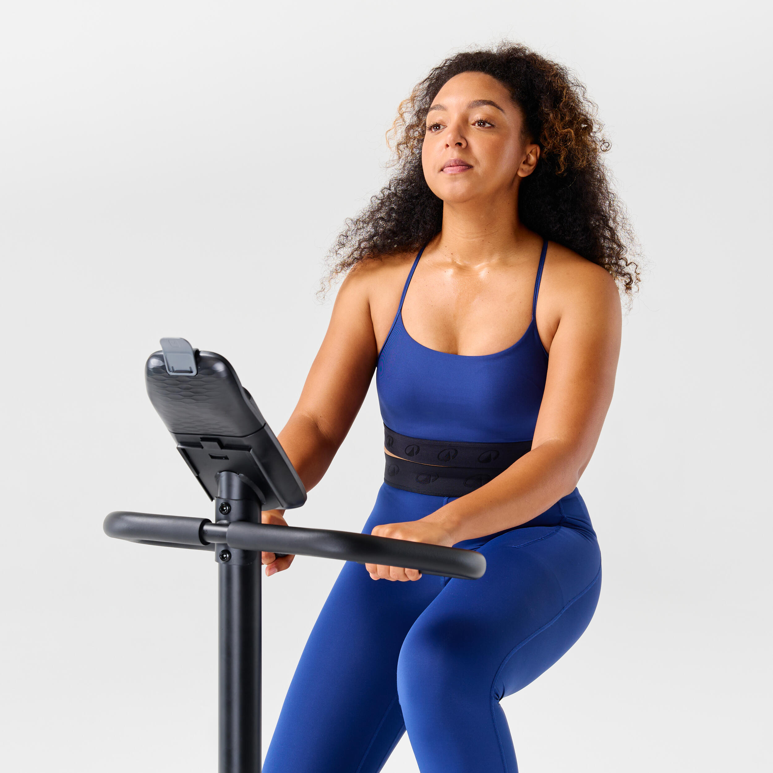 Bicicleta estática conectada con resistencia motorizada Domyos EB140 ...