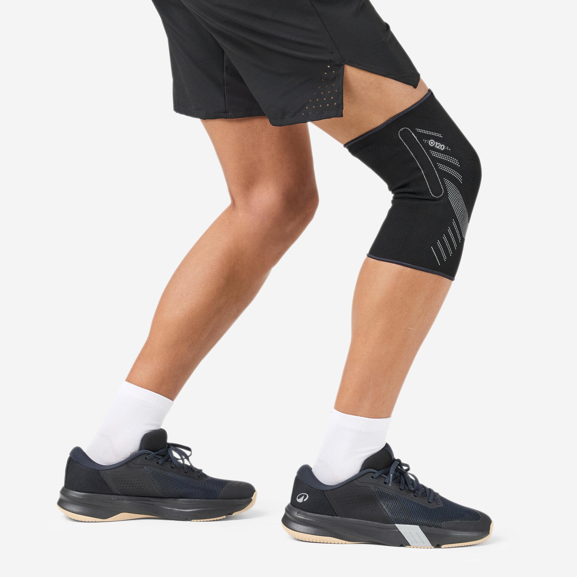 Right or left knee support with side reinforcements
