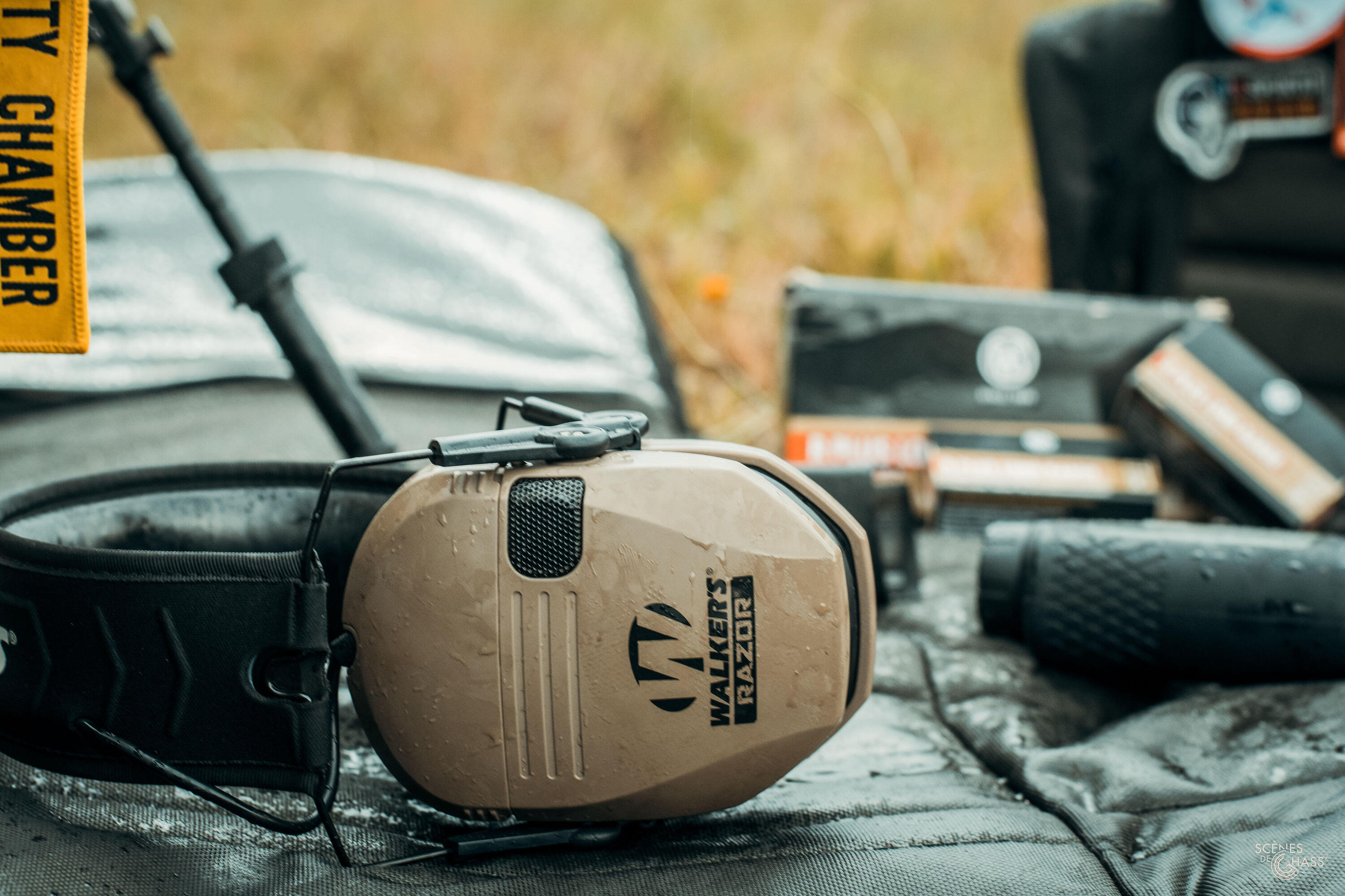 ELECTRONIC NOISE-REDUCING EAR DEFENDERS WALKER’S RAZOR - SAFARI WALKER ...