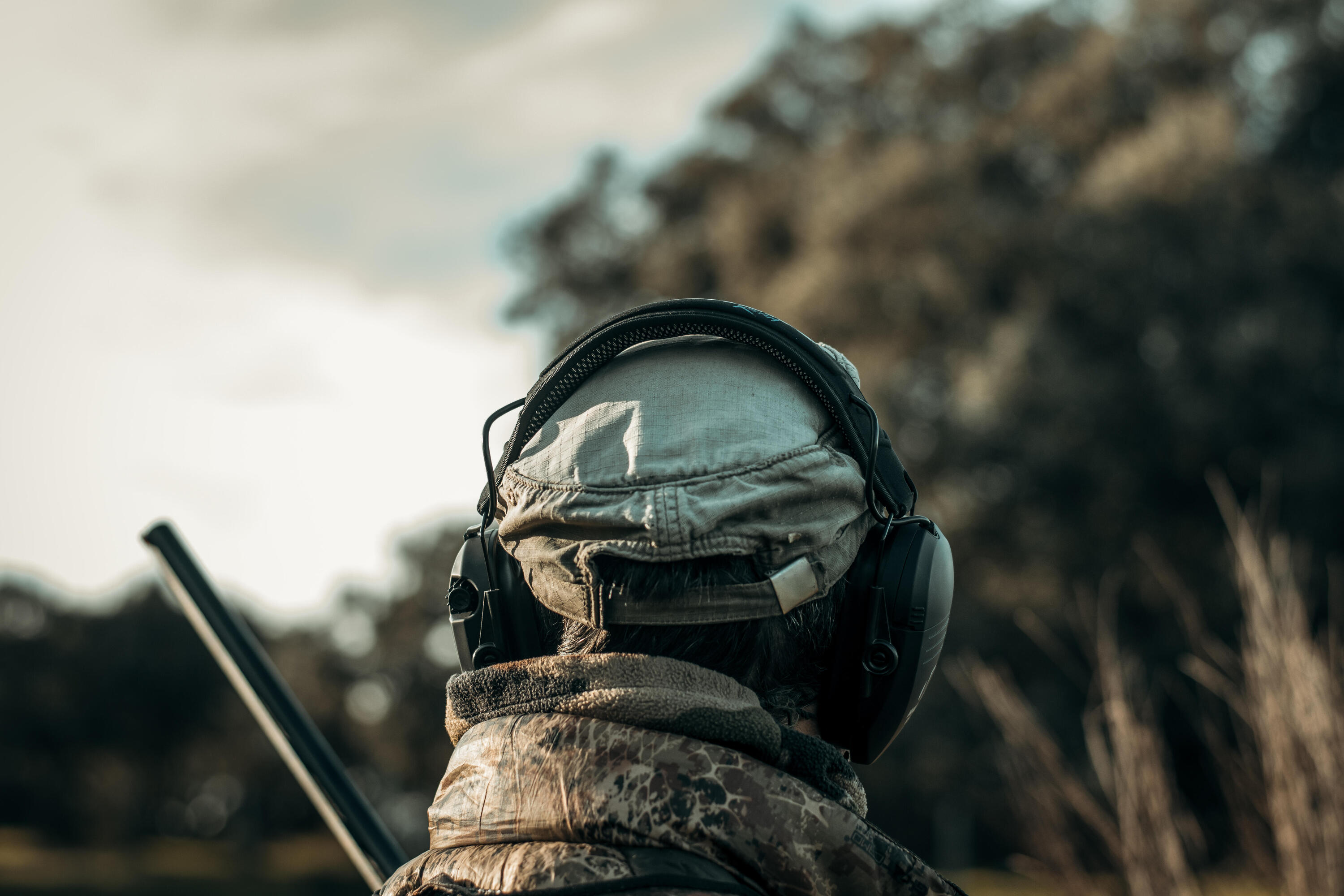 ELECTRONIC NOISE-REDUCING EAR DEFENDERS WALKER’S RAZOR - SAFARI WALKER ...