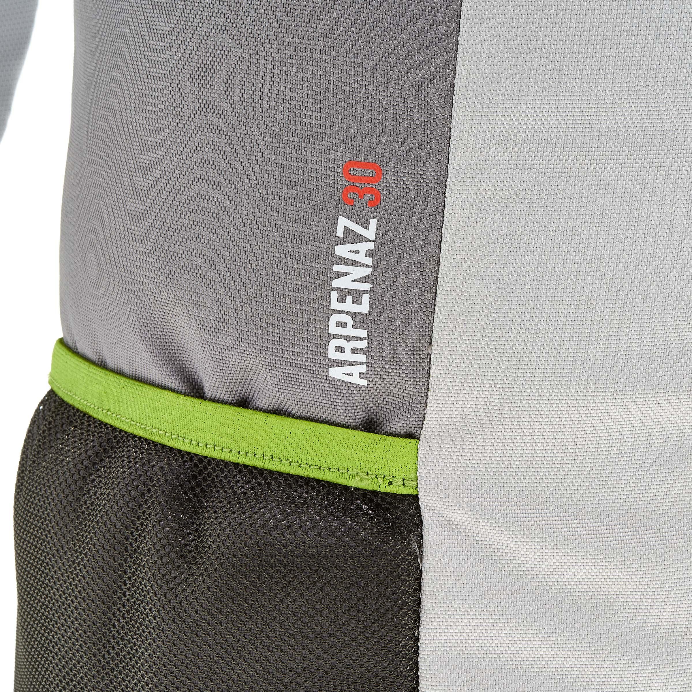 Arpenaz 30 Backpack - Light grey/green: flap fastening - Decathlon