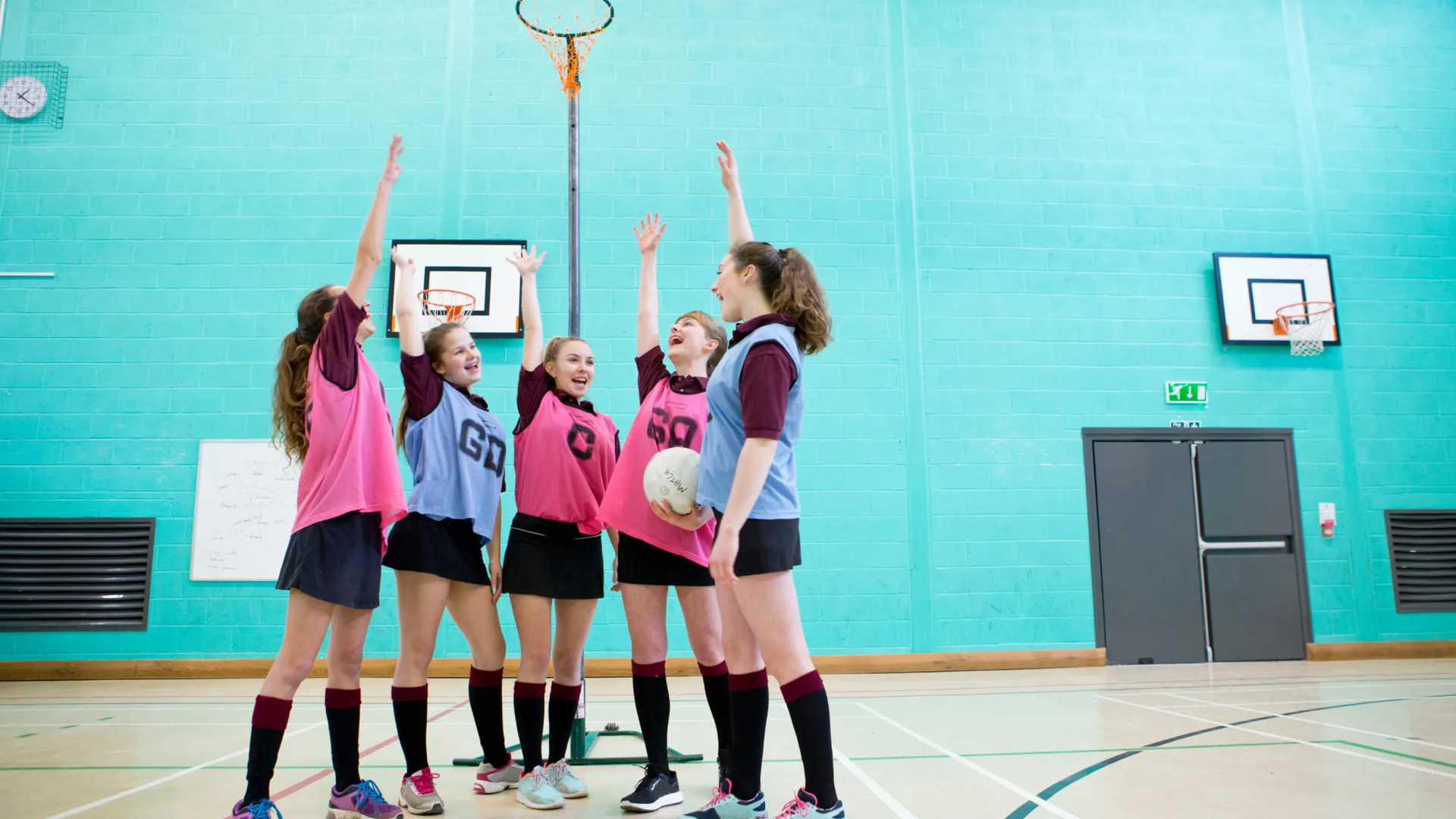 Netball – co to za sport? Co ma wspólnego z koszykówką?