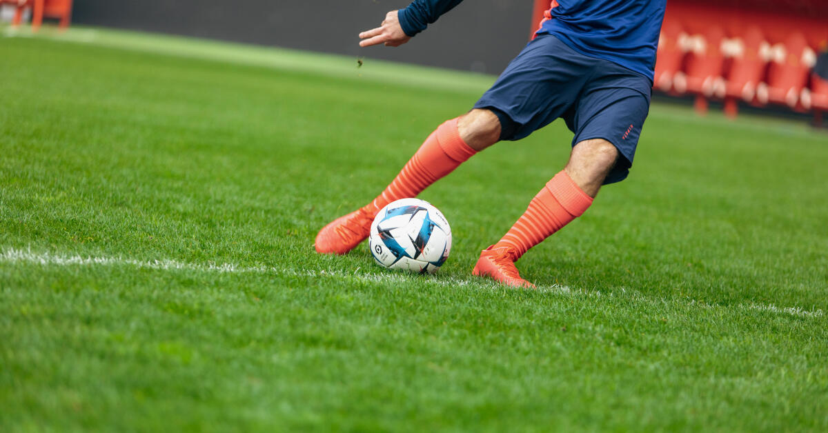 ÉQUIPEZ VOTRE CLUB AVEC LE BALLON DES PROS LIGUE 1 UBER EATS ÉQUIPEZ VOTRE CLUB AVEC LE BALLON DES PROS LIGUE 1 UBER EATS