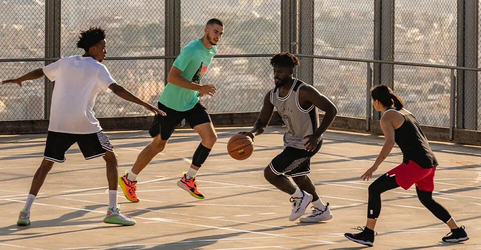 Basketball Size Guide: What Size Basketball is Right For You?