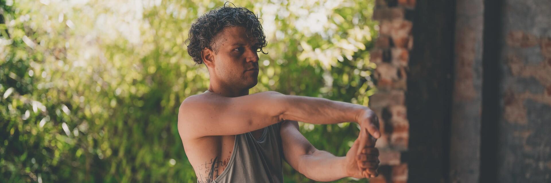 Arme dehnen: Effektive Übungen und Tipps!