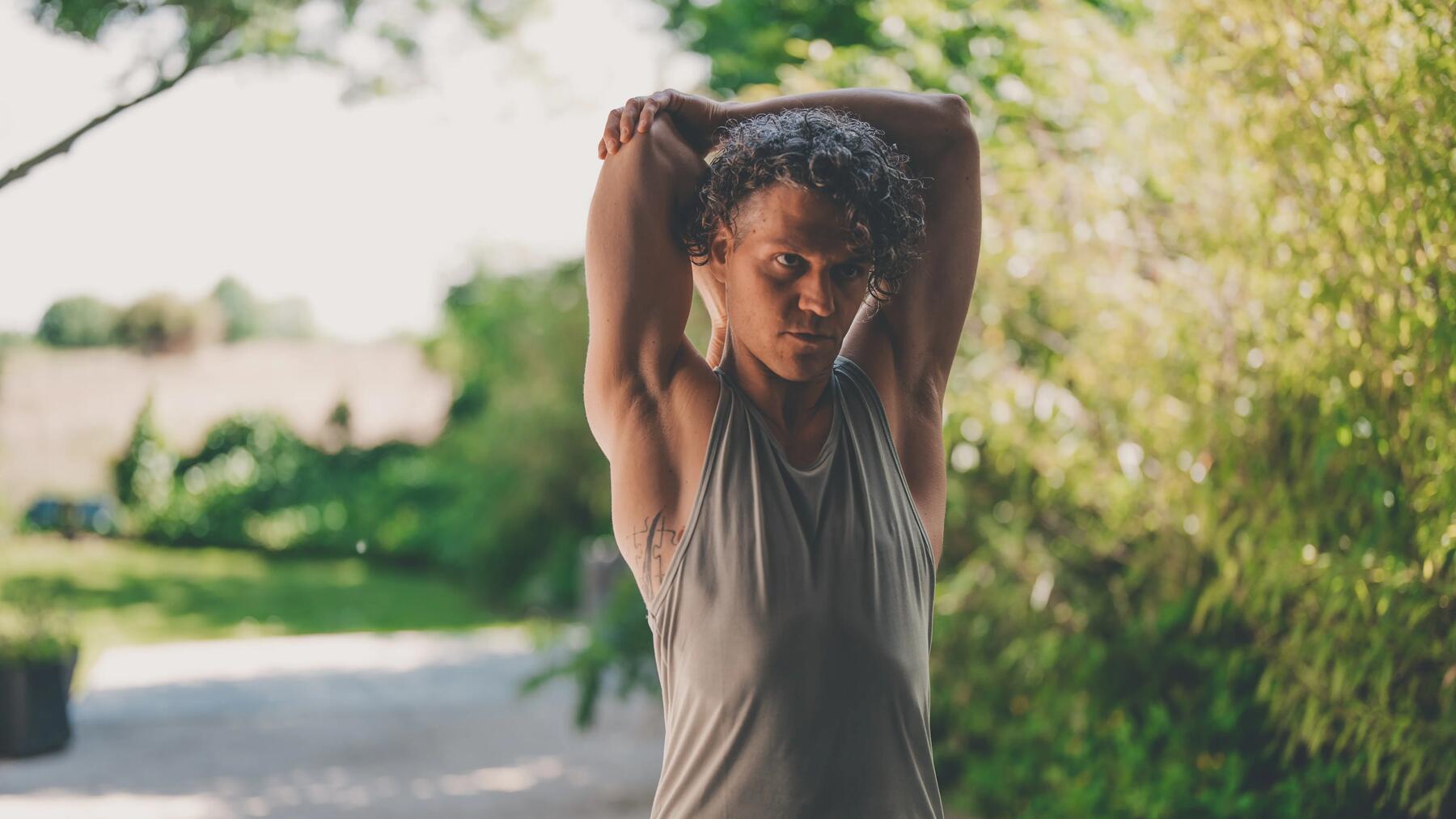 Arme dehnen: Effektive Übungen und Tipps!