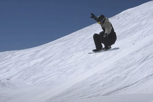 Comment faire un boardslide en snowboard