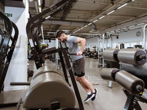 Bien maîtriser le rowing barre ou rowing buste penché en musculation